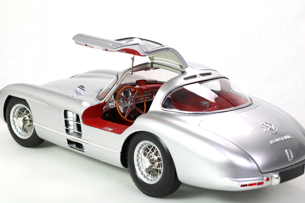 1/8 Mercedes-Benz 300 SLR Uhlenhaut Coupé # Legrand LE105 - Modelbouw ...